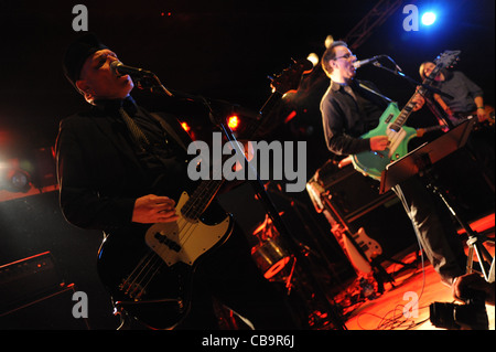 Colin Newman and Graham Lewis of Wire perform in Rome Stock Photo - Alamy