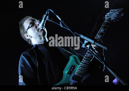 Colin Newman of Wire performs in Rome Stock Photo - Alamy