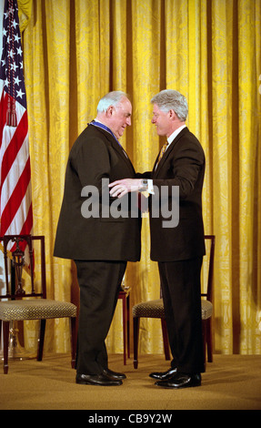 President Bill Clinton with German Chancellor-elect Gerhard Schroeder ...