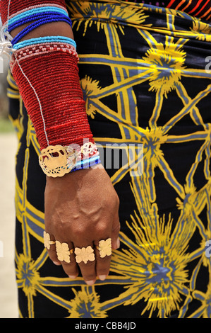 Guna indian woman wearing her typical gold jewelry at Corbisky island ...