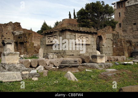 Italy, Rome, Roman Forum, Tabernae Novae, ancient Roman taverns in ...