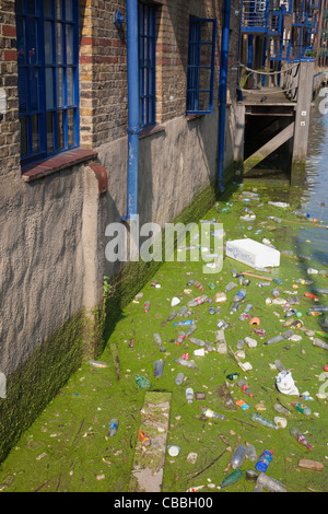 England, London, Pollution in the River Thames Stock Photo - Alamy