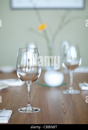 table with two goblets in restaurant Stock Photo: 81759749 - Alamy