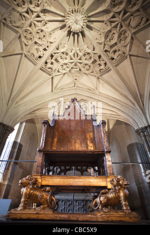 Coronation Chair,Westminster Abbey,London,England Stock Photo - Alamy