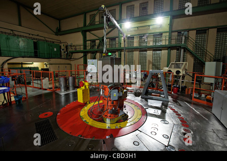 Lid, loading device, nuclear reactor LVR-15 in The Nuclear Research ...