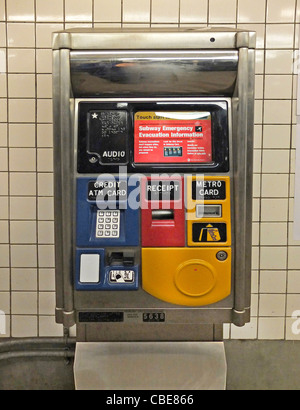 Metrocard vending machine Stock Photo - Alamy