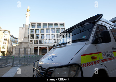police car uk riot van with wire mesh windscreen guard Stock Photo - Alamy