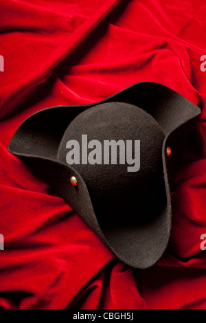 colonial tricorn or tricorne hat Stock Photo - Alamy