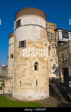 The Byward tower and castle walls Tower of London view City of London ...