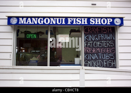 The highly acclaimed Mangonui Fish and Chip shop on the water at ...
