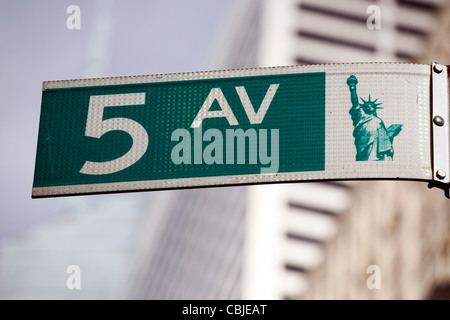 5th Avenue street sign in New York, America Stock Photo: 33787891 - Alamy