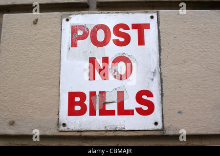 post no bills sign Stock Photo - Alamy