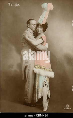 Old Tango Dance Couple , Antique market, Plaza Dorrego, San Telmo Stock ...