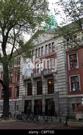 Amsterdam Stock Exchange building with bronze sculpture of bull by ...