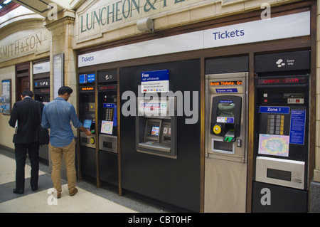 London Underground ticket machines at Baker Street Stock Photo - Alamy