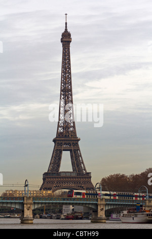 Pont Rouelle RER bridge (RER C line) with Eiffel Tower in background ...