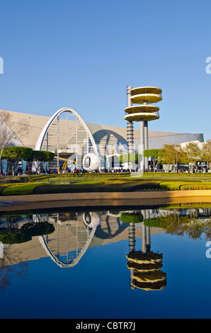 The Men In Black Theme Park Ride And Gift Store At Universal Studios ...