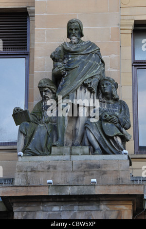 The Mitchell library statues Stock Photo - Alamy