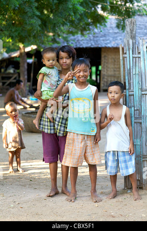A Burmese family in their hut in La Per Her In Myanmar Burma Stock ...