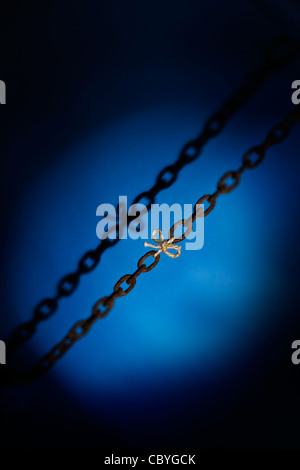 Chain with missing link Stock Photo - Alamy