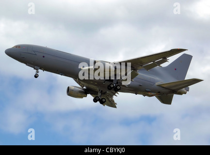 Lockheed TriStar jet plane, an air-to-air tanker and transport aircraft ...