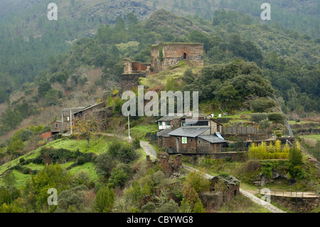 Castle of Torrenovaes. Quiroga, Galicia, Spain Stock Photo - Alamy
