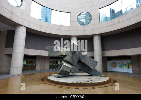 ju mings tai chi sculpture and henry moore oval with points sculpture ...