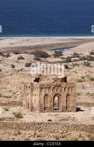 Bibi Maryam Mausoleum, Ancient City of Qalhat, Oman Stock Photo - Alamy