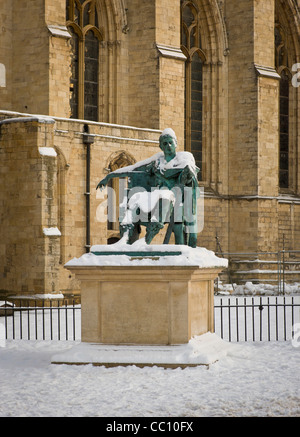Snow covered statue of Constantine outside York Minster Stock Photo - Alamy