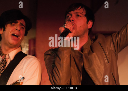 Steve Furst aka Lenny Beige performing with Tom Meighan, 100Club ...