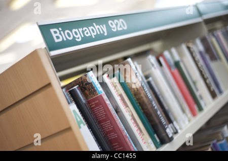 Fiction library signage on shelving Stock Photo - Alamy