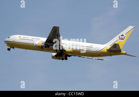 Royal Brunei Boeing 767-300ER (V8-RBK) lands at London Heathrow Airport ...
