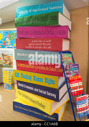 United Nations womens guild gift shop Stock Photo - Alamy