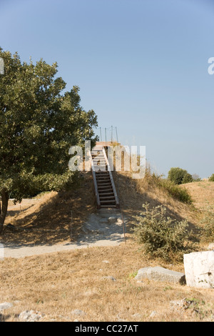 Watchtower at The archaeological site of Troy, Turkey Stock Photo - Alamy