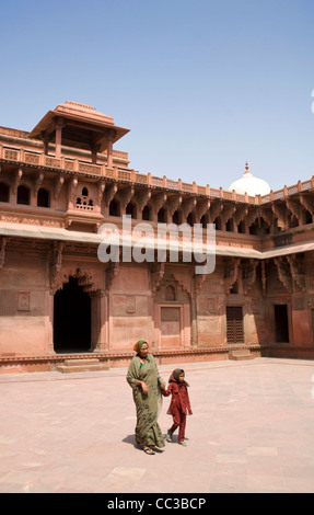 Architecture within the Agra Fort complex in the Indian city of Agra ...