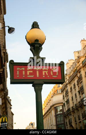 The Paris Metro Signage Stock Photo - Alamy