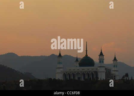 Qudong Mosque at sunset, Yongping, Dali, Yunnan , China Stock Photo - Alamy