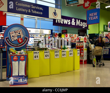Inside Tesco supermarket Stock Photo - Alamy