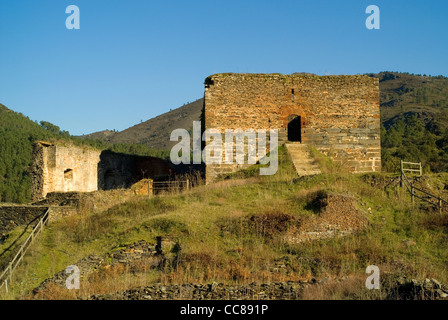 Castle of Torrenovaes. Quiroga, Galicia, Spain Stock Photo - Alamy