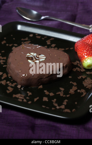 Chocolate mousse and strawberries Stock Photo - Alamy