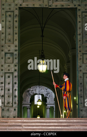 Vatican guard. Rome, Italy Stock Photo - Alamy