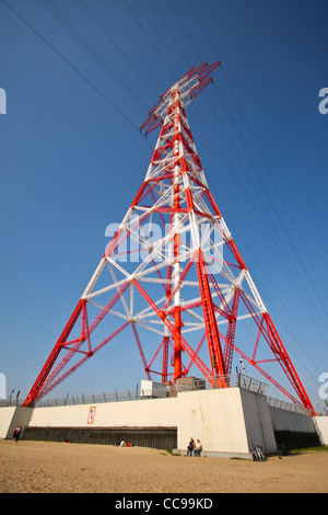 Tall electricity pylon, highest in Scotland Stock Photo - Alamy