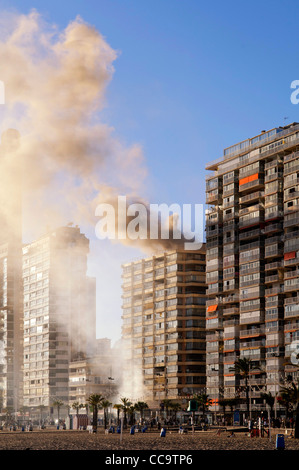 Fire has broken out in a penthouse of a building on Playa Levante beach ...