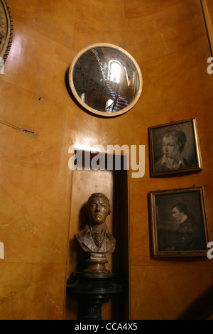 Sir John Soane's Museum - Bust over the Sarcophagus Stock Photo - Alamy