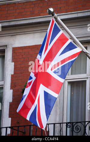 Union Jack Flag designs in windows & entrance at British Home Stores HQ ...