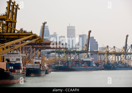 Brani container terminal Singapore Stock Photo - Alamy