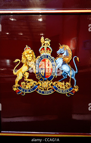 British Monarchy. The Royal Coat of Arms of the Monarch of the United ...