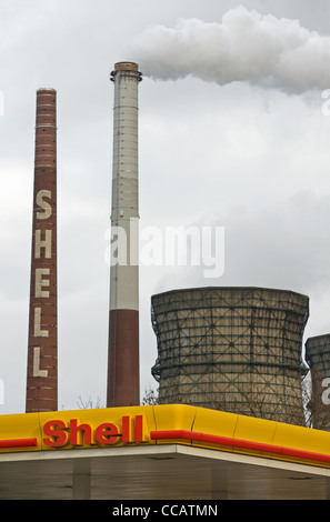Shell petrol station and oil refinery, Germany Stock Photo - Alamy