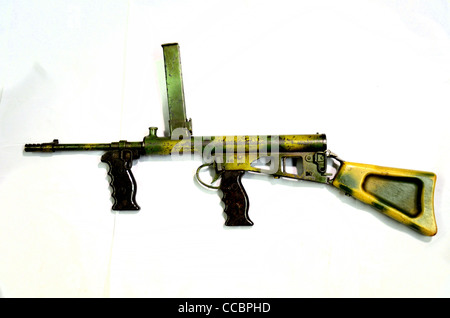 Owen SMG Australian 9mm 1942 used extensively in the far east campaigns ...