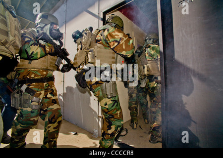 FBI SWAT team practices breaching a room at a "Live Fire Kill House ...